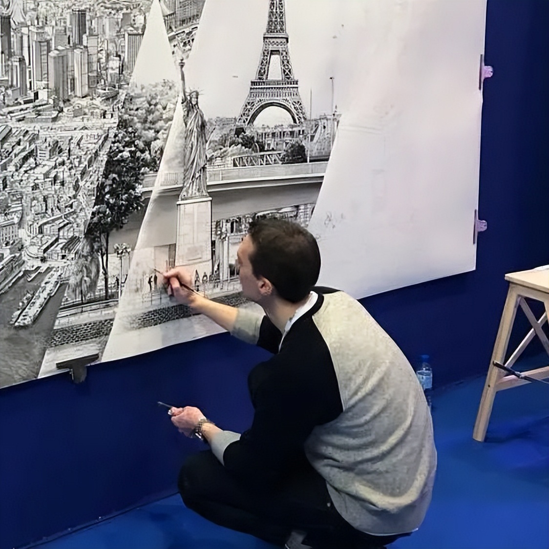 So awesome!This is the most detailed pen construction ever built ...