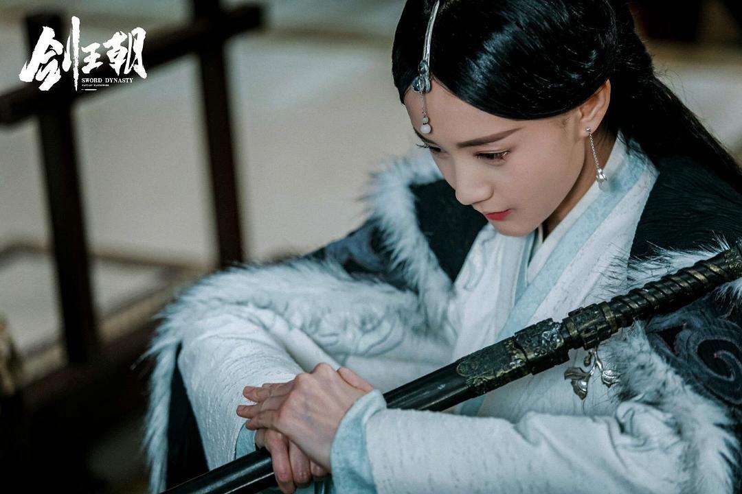 "Three Lives Three Worlds Bu Sheng Lian" opens, Li Yitong leads the ...