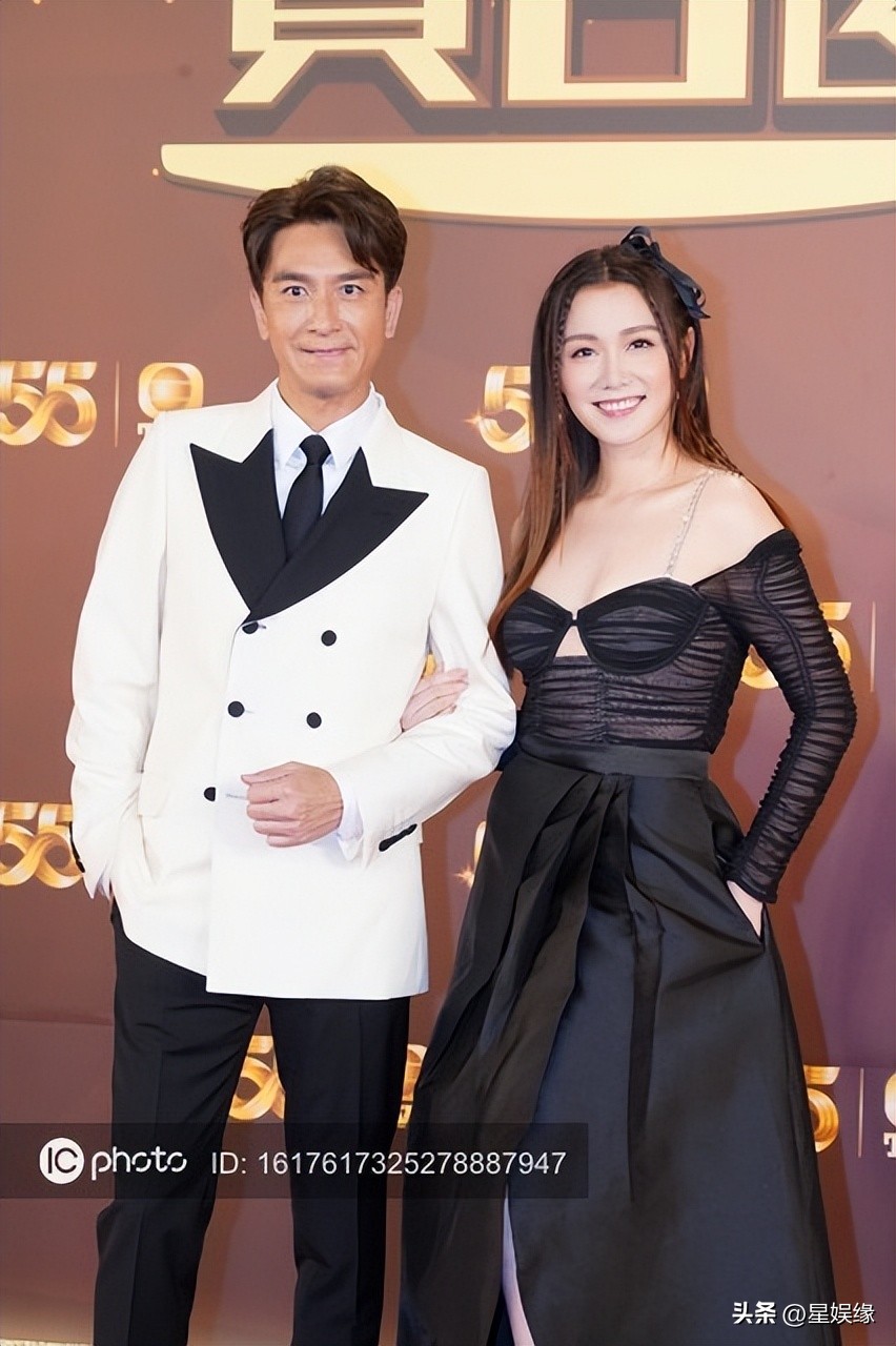 Ma Guoming and Tang Luowen attended the red carpet of the 2022TVB55th ...