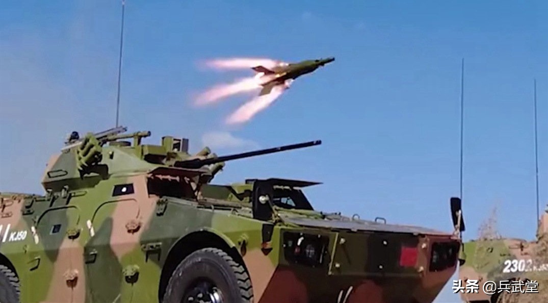 The first domestic airborne wheeled chariot?Equipped with Red Arrow 73 ...