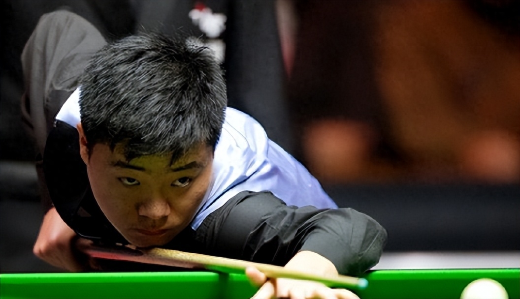 The current situation of 36-year-old Ding Junhui, sitting in a multi ...