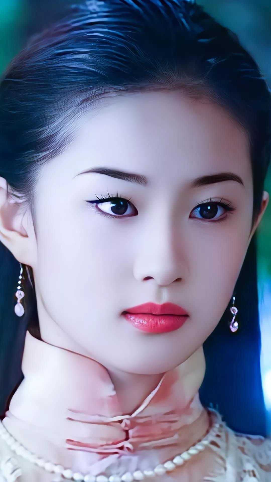 Liu Yifei from a family of gold fans as Bai Xiuzhu - iNEWS