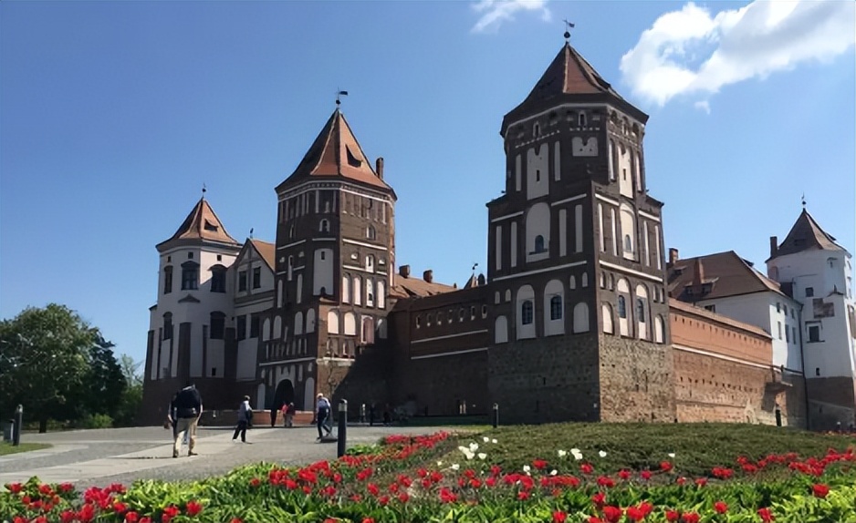 Uniqueness of Moldovan music, types of instruments, musical elements ...