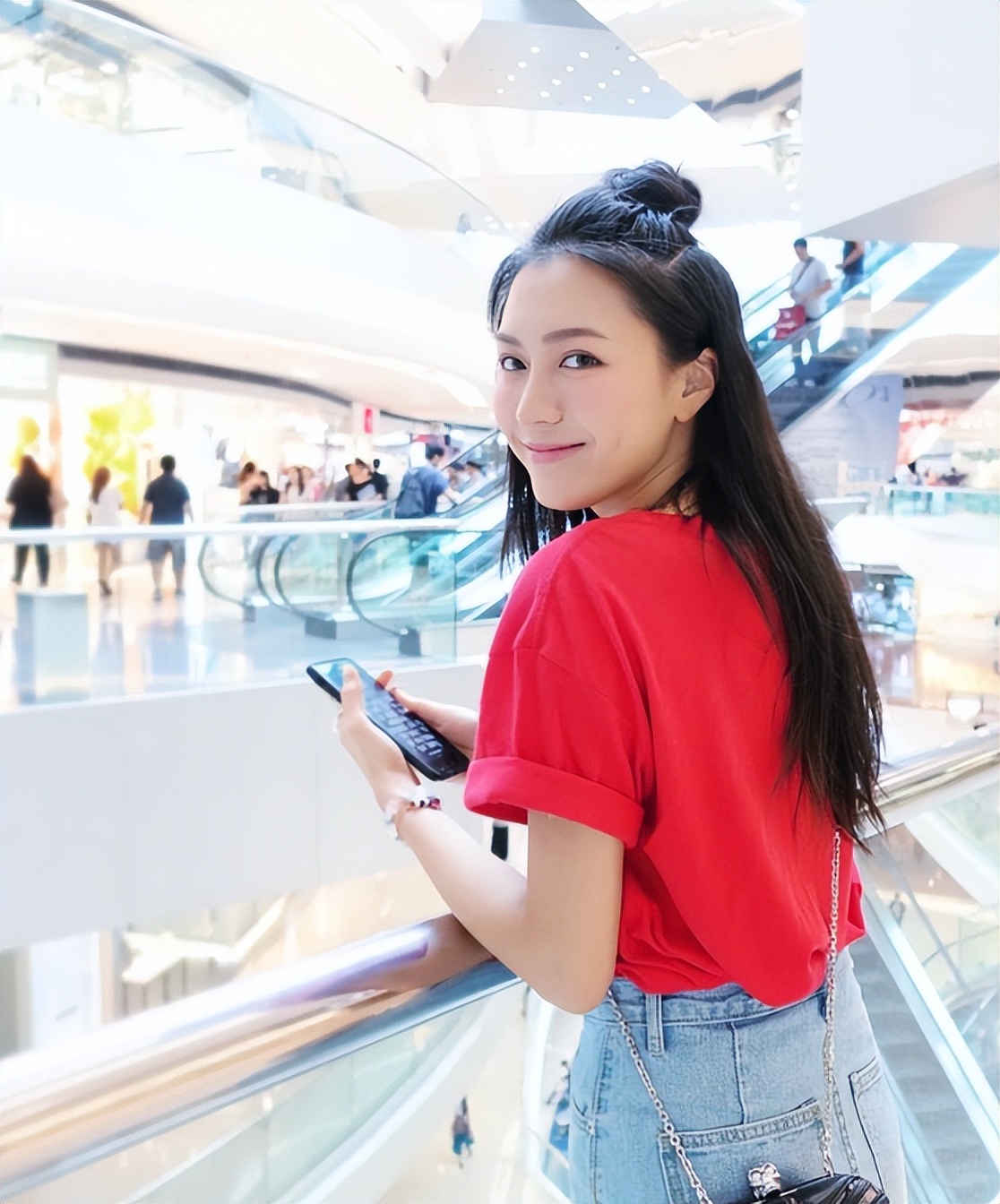 Internet celebrity Zhang Xinxin's wealthy businessman's boyfriend was ...