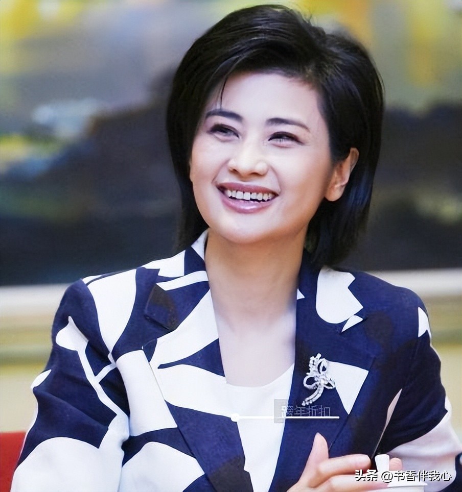Phoenix TV hostess Wu Xiaoli, so beautiful - iNEWS