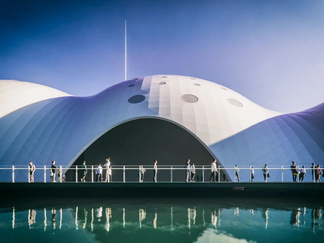 Vietnam's new landmark "Hanoi Opera House", one of the largest concrete ...