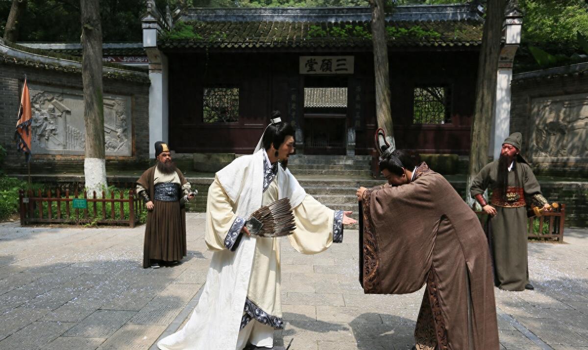 Zhuge Liang is a spy for Cao Wei? Why is Zhuge Liang said to be the ...