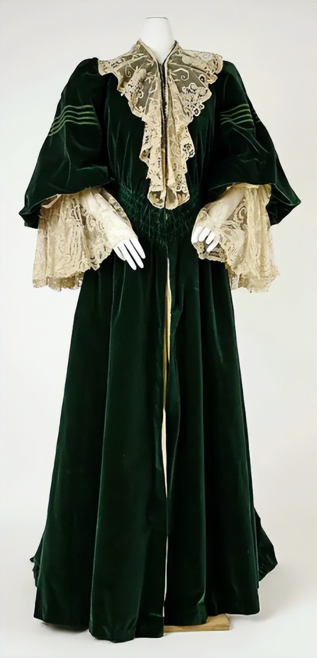 The Evolution of French Dress and Its Influence on the World - iMedia