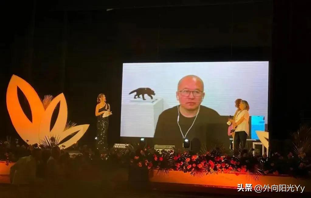 An artist who walked out of Yulin - Liu Ruowang - iNEWS