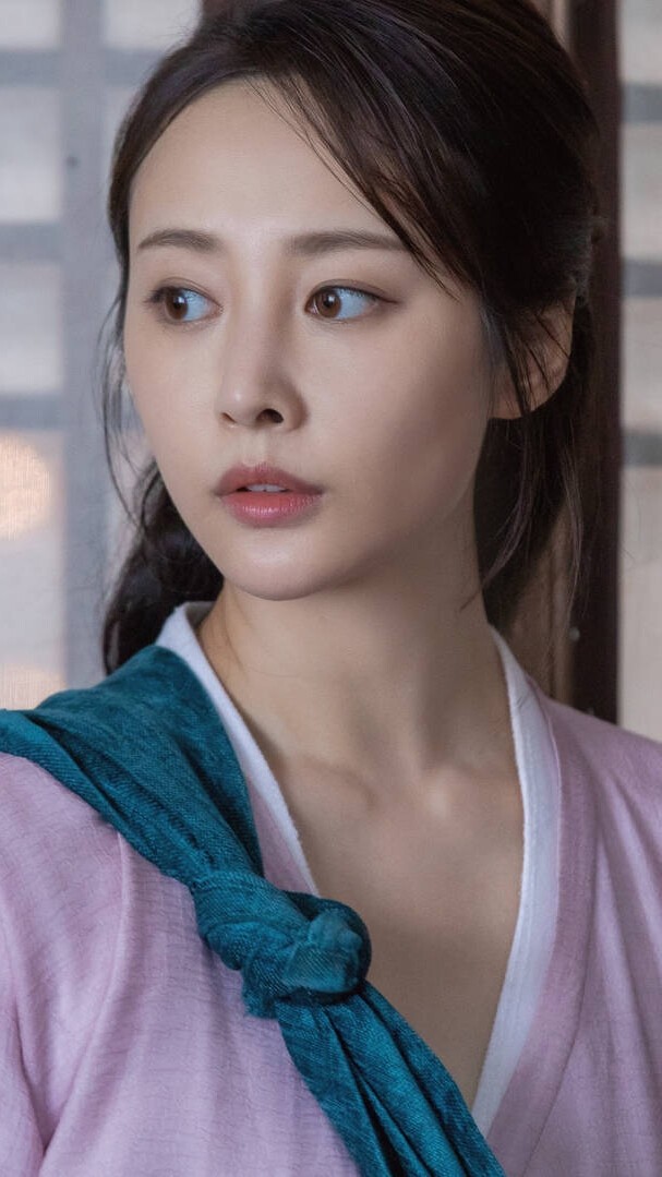 Goddess Li Chun posted fitness photos!A graceful figure and perfect arm ...
