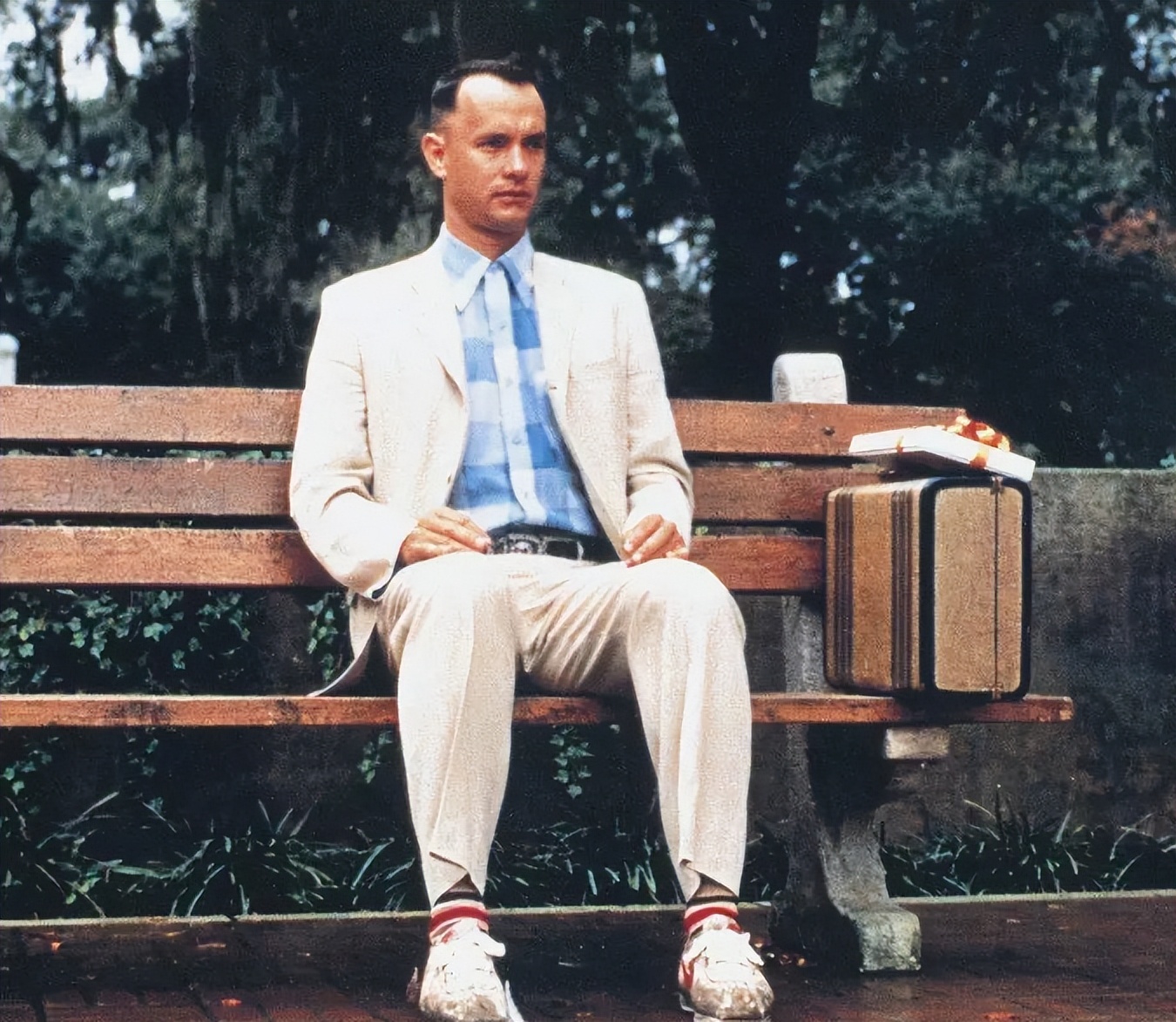 Little people under the giant wheel of history: the touch of "Forrest ...