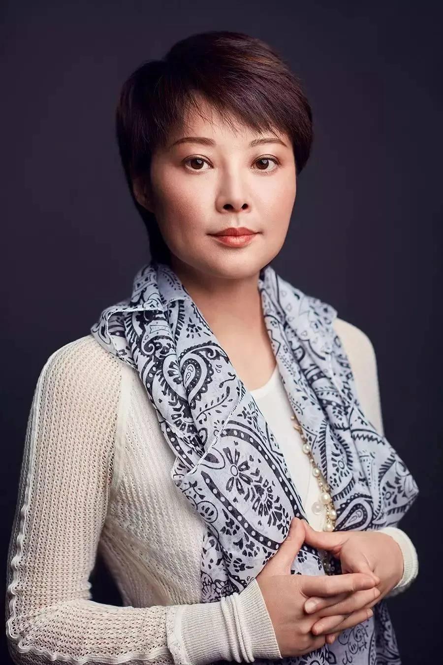 Yuan Li: After breaking up with a wealthy businessman, 3 married poets ...