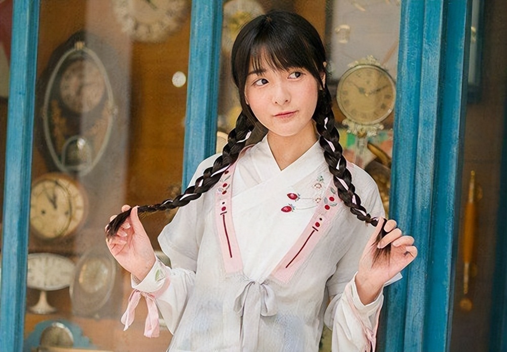 Actress Xu Jiao, a "star girl" who loves Hanfu - iNEWS