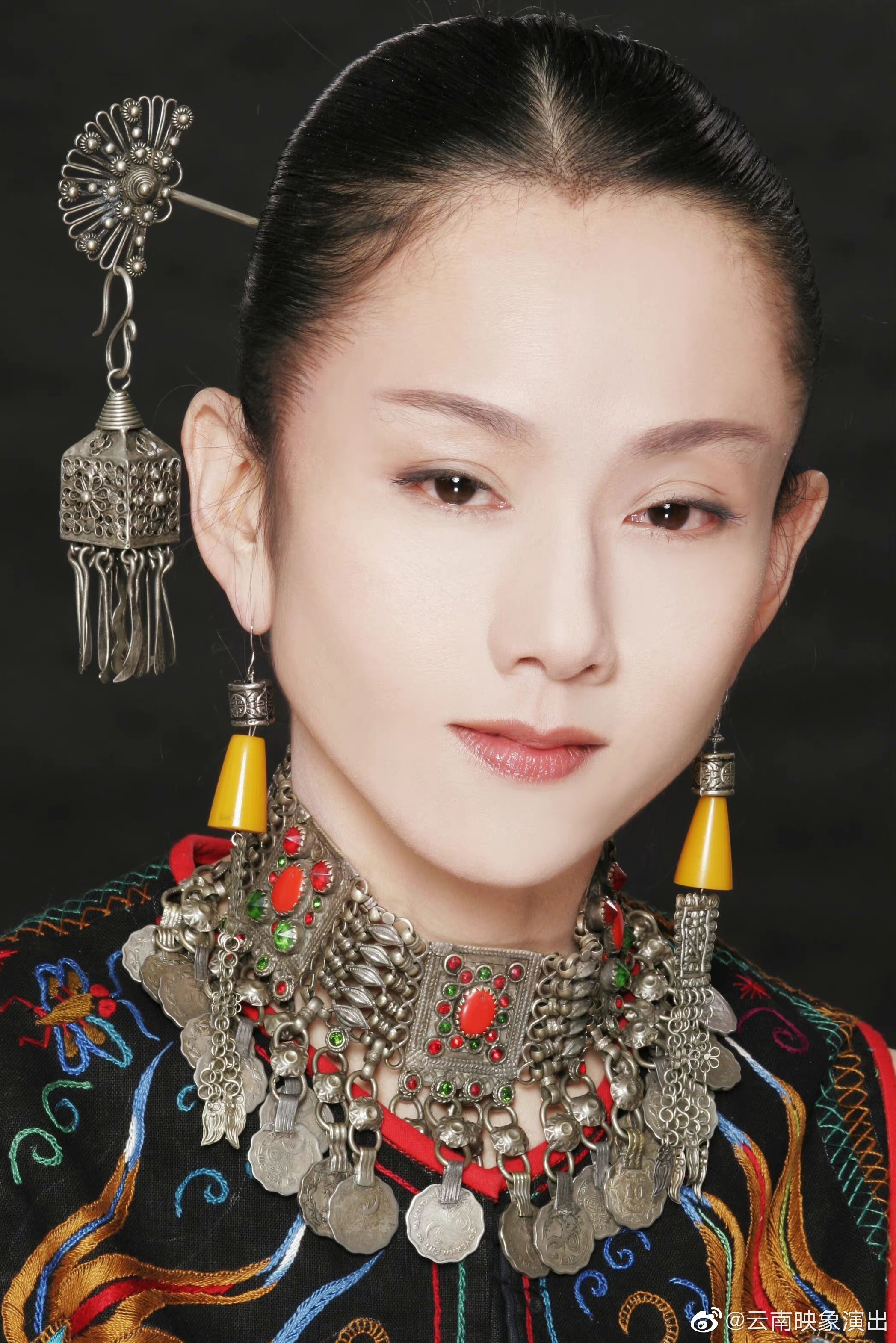 "Image of Yunnan" Yang Liping's stage costume - iNEWS