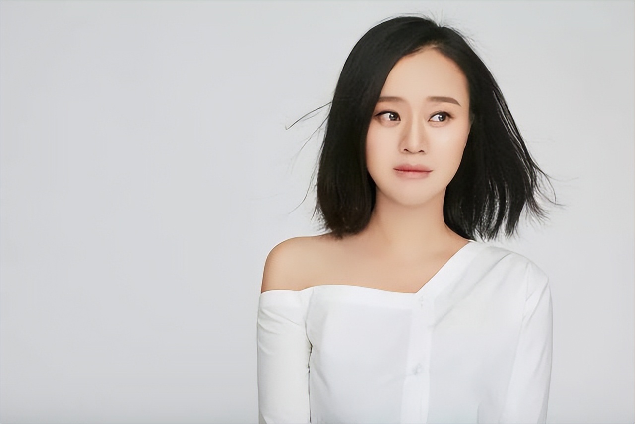 Actor He Hong, one of the most temperamental "village girls", "Xifeng ...