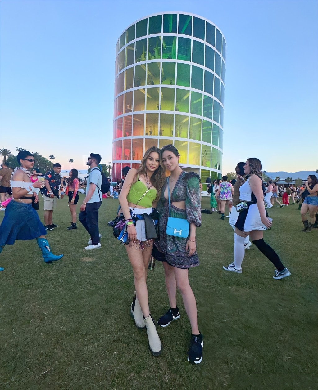 Lin Jianyue's illegitimate daughter brought He Chaoxin to watch the ...