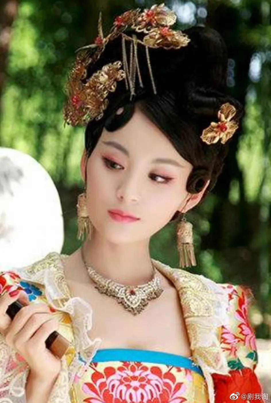 Concubine Huoguo, please act like her, stop winking - iNEWS