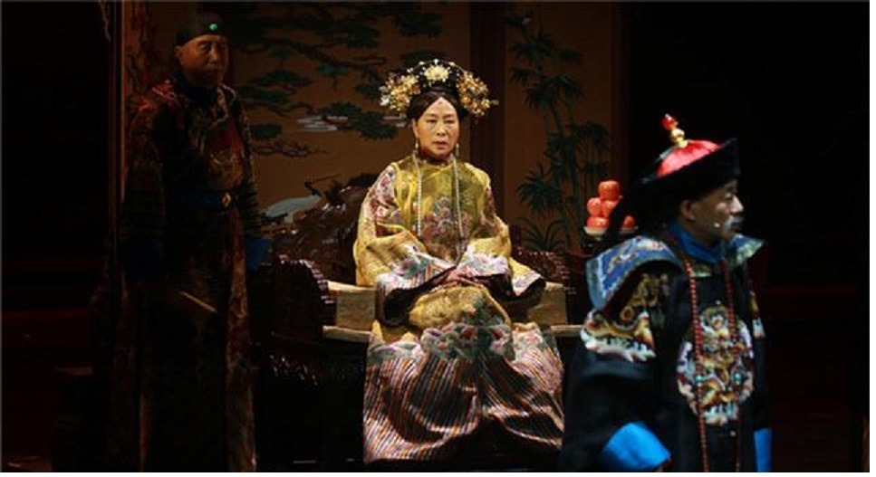 Li Lianying is a well-behaved, slick, scheming person, he knows how to ...