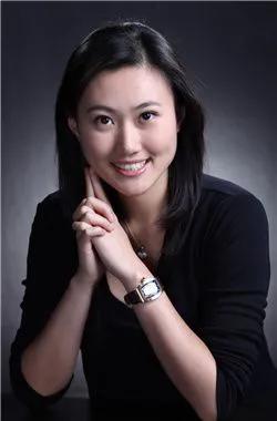 Phoenix host Zhao Qingqing: Retired at the peak of her career, married ...
