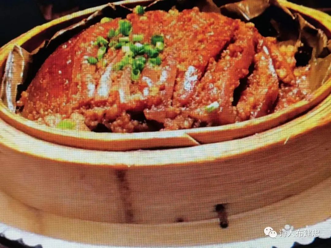 Shandong cuisine classic steamed pork with lotus leaf powder - iNEWS