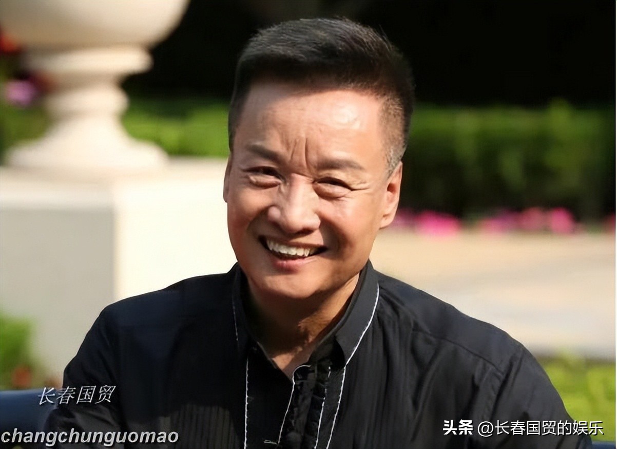 Yan Weiwen's first photo of the Spring Festival Gala 34 years ago was ...