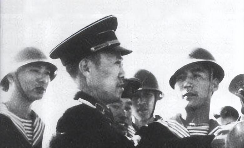 In 1967, the founding lieutenant general who dared to hit the British warship "suicide", Mr ...