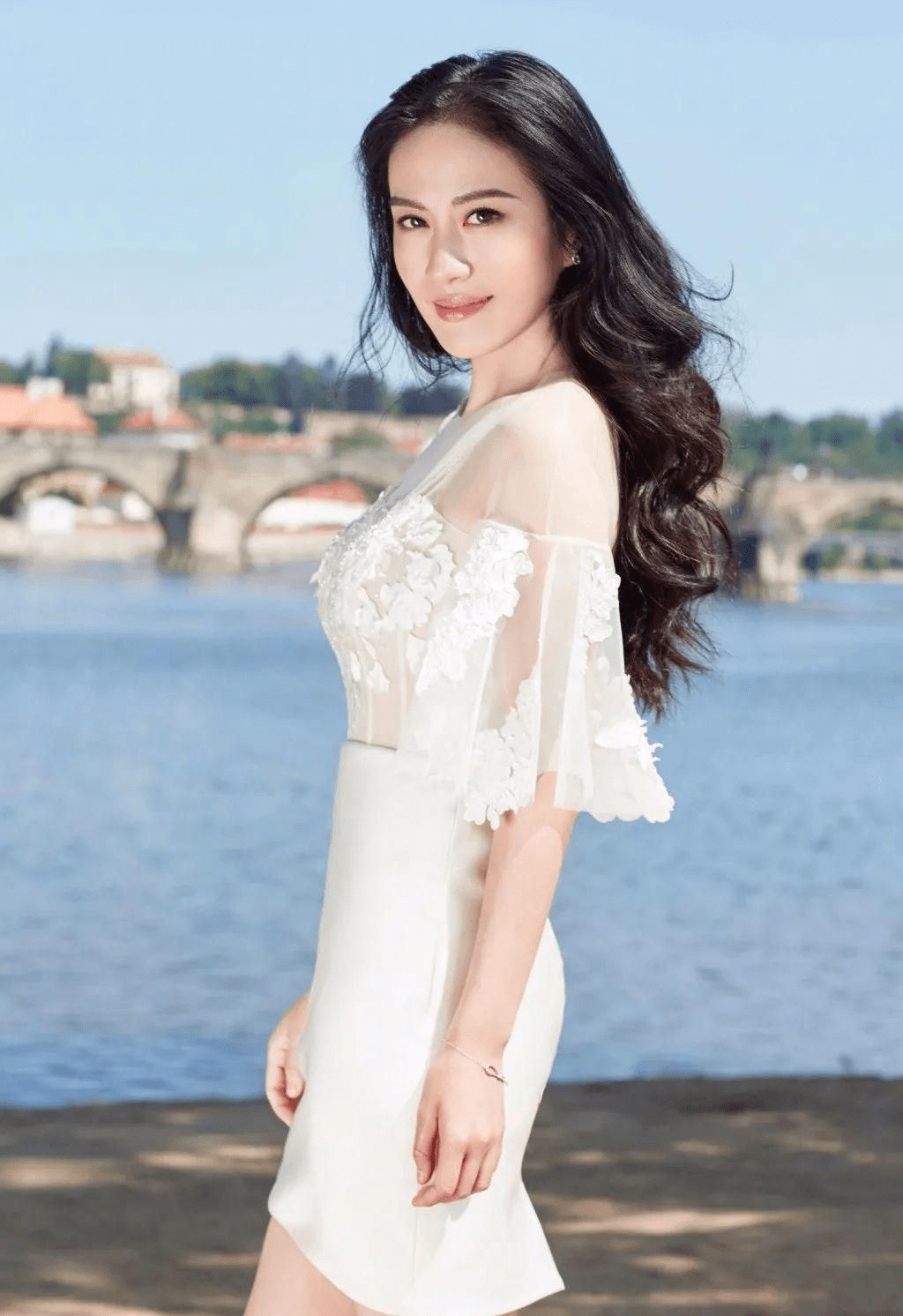 Michelle Ye's new drama airborne, starting with a 16 or 17 year old ...