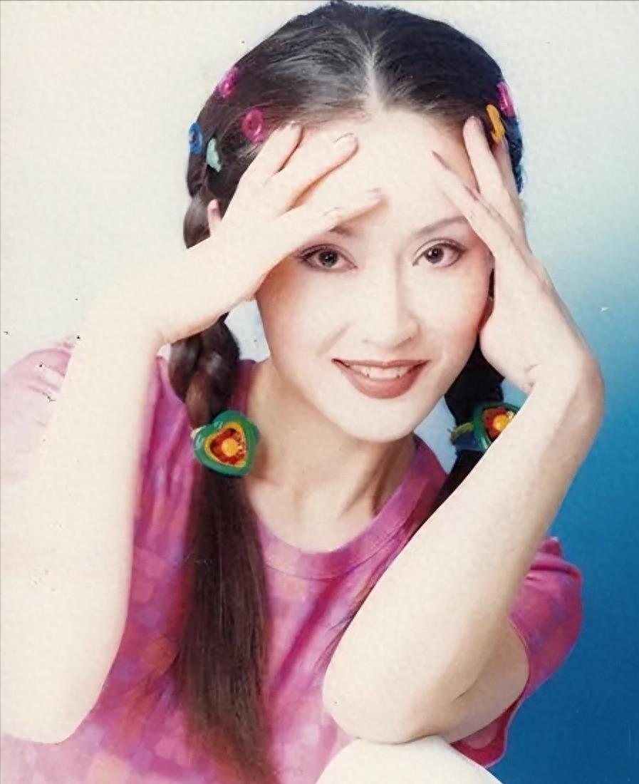 Gai Lili: She became famous at the age of 25, was scolded and quit the ...