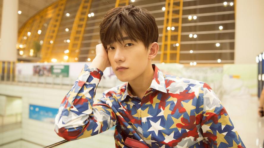 Entertainment Comments: Xiao Zhan, Yang Zi, Yang Yang, Jolin Tsai, Chen ...