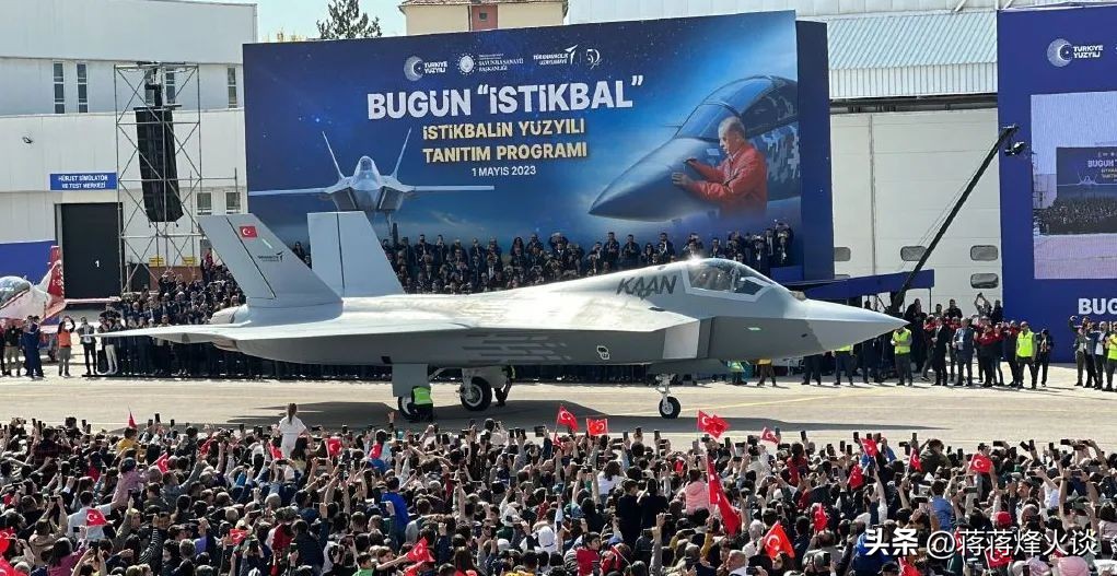 The President of Türkiye named it himself! The Khan Fighter is equipped ...
