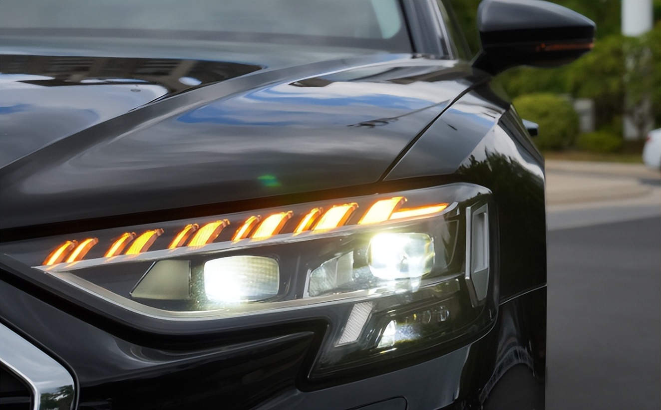 What is Audi's flagship technology?The lights will turn, driving like a ...
