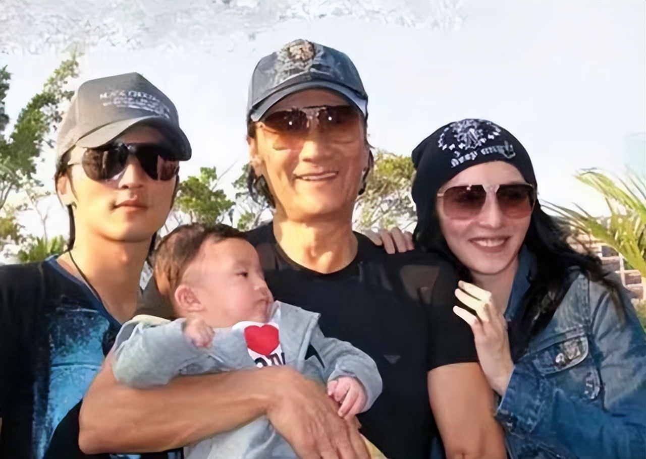 Cecilia Cheung's third child is named Zhang Licheng, why not take the ...