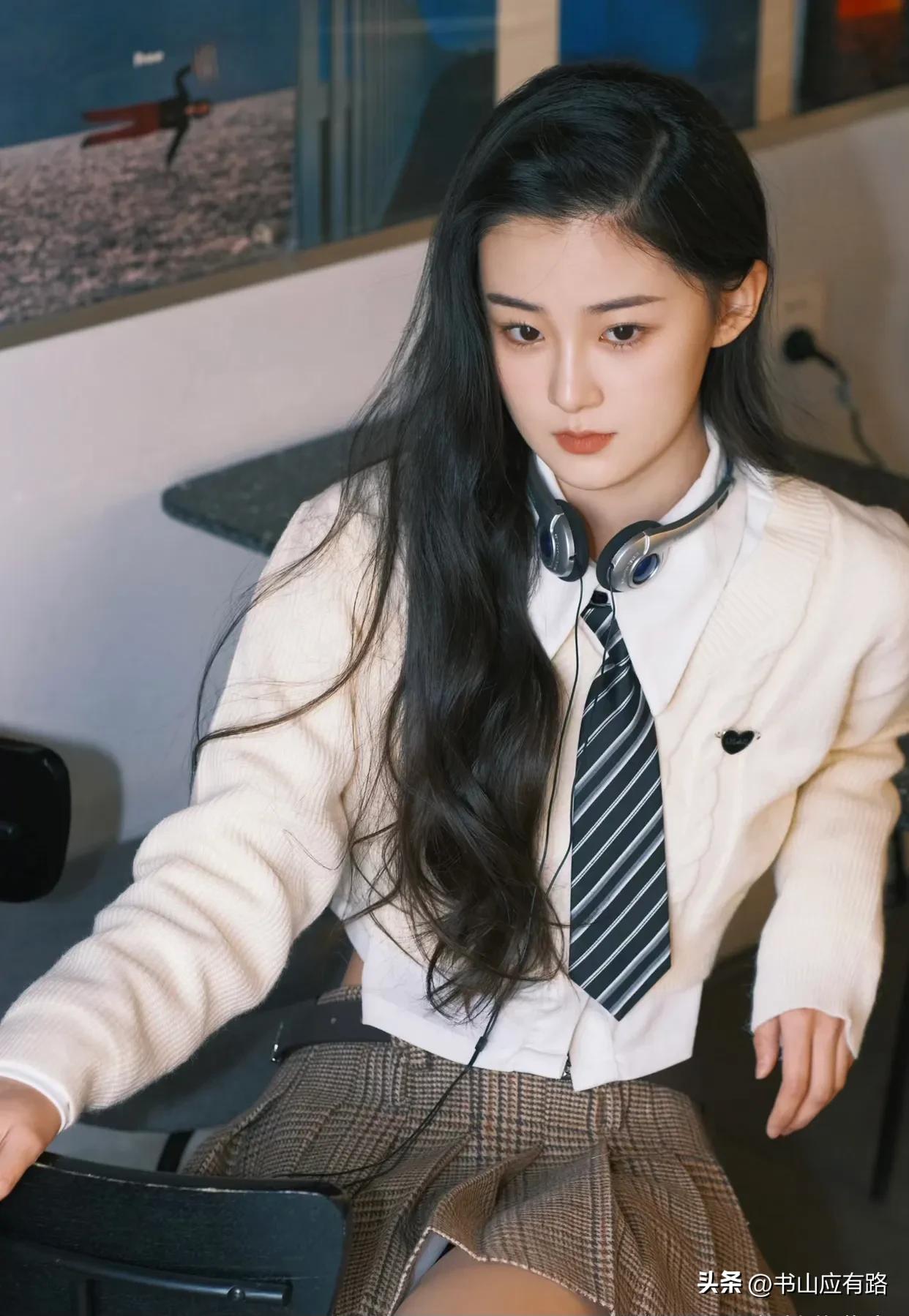 Shao Yuqi: dignified, elegant, intellectual and beautiful - iMedia