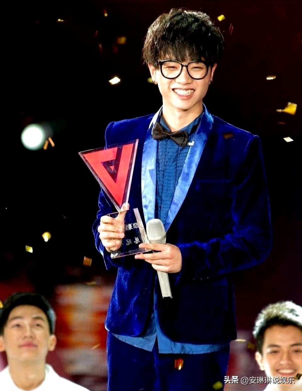 Ten years later, Hua Chenyu officially announced the second expedition ...