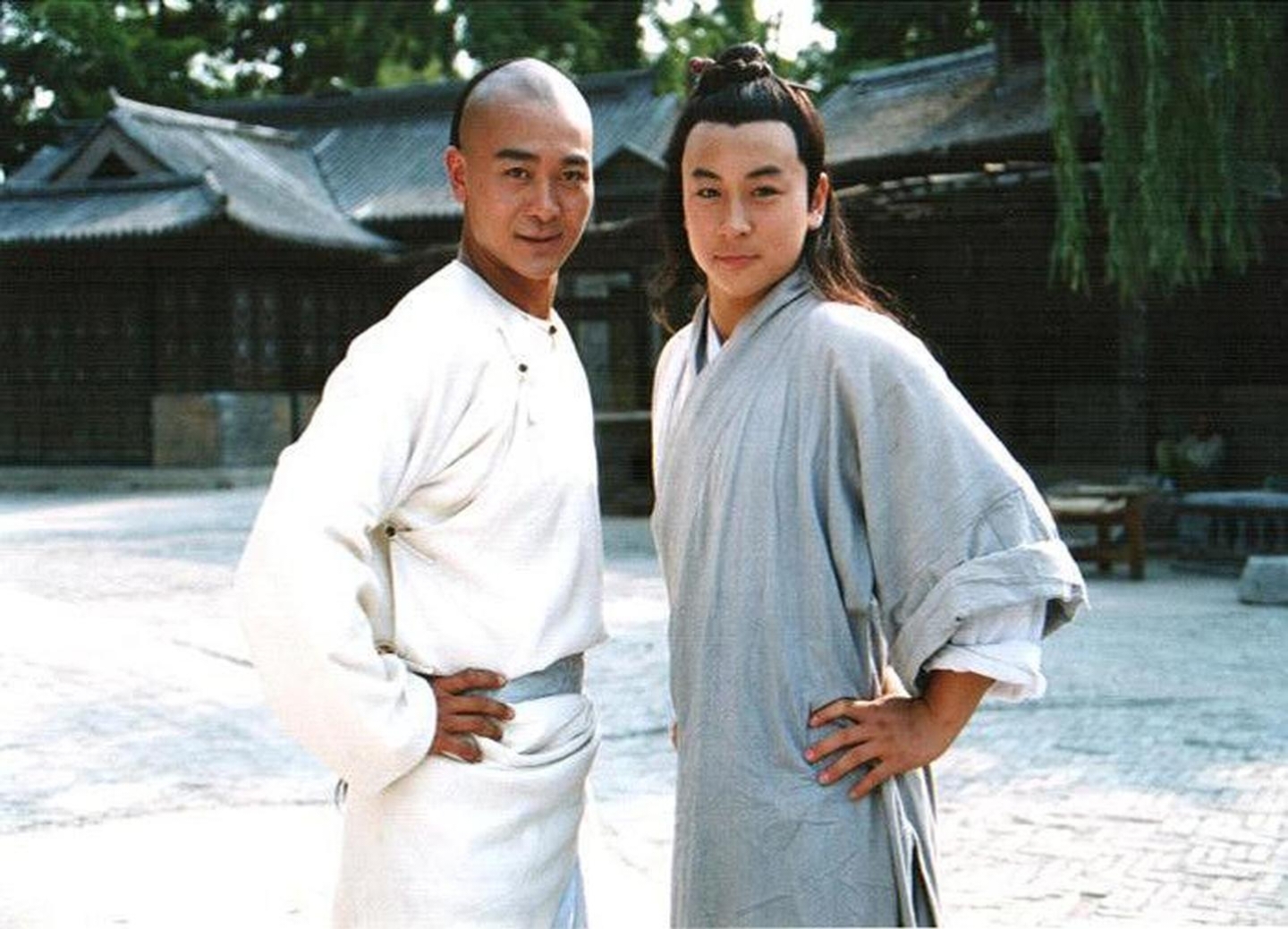 Don't feel sorry for Shi Xiaolong anymore, because he is in another circle of the entertainment ...