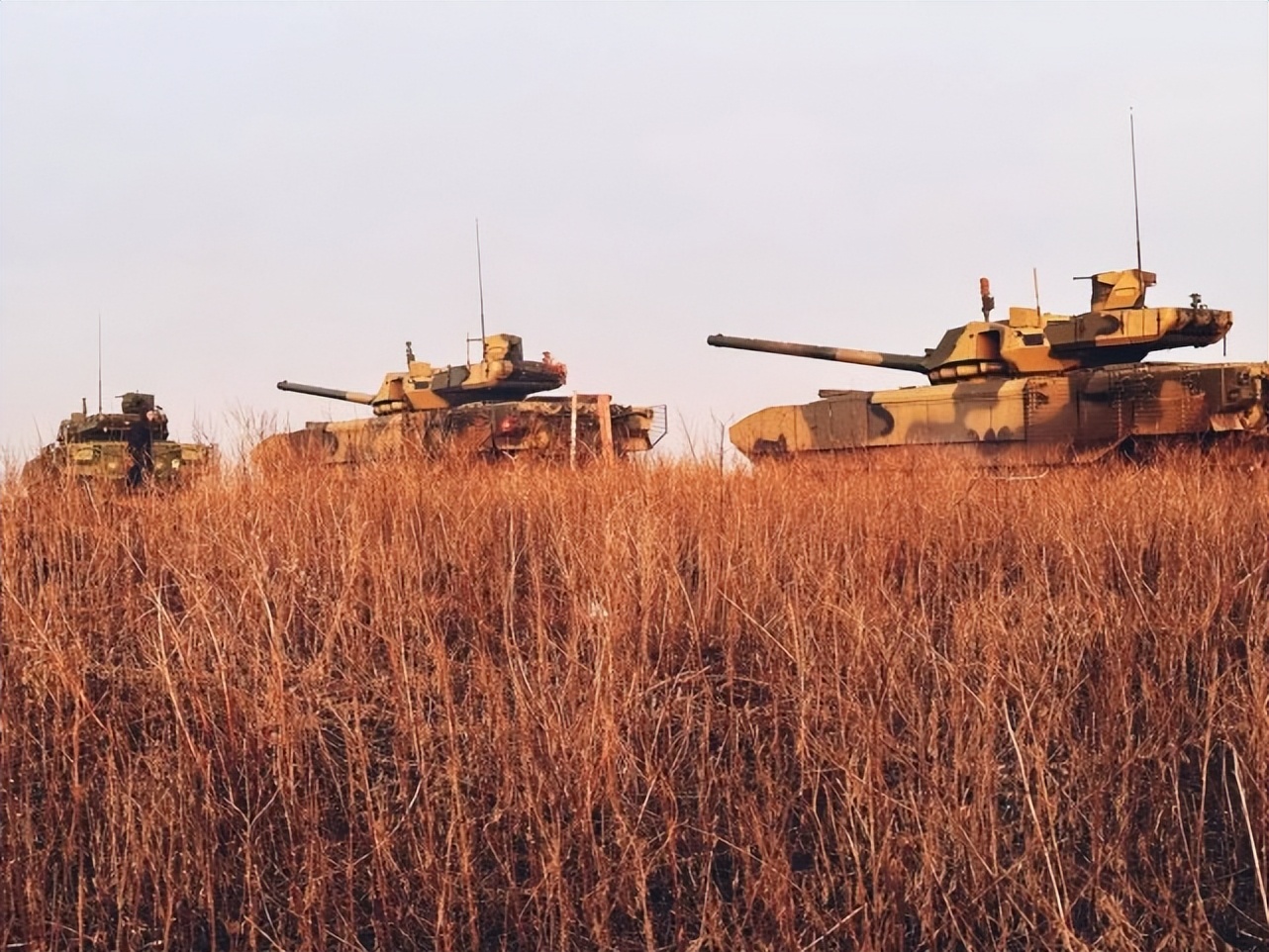 The Russian T14 main battle tanks are assembled, and they may enter ...