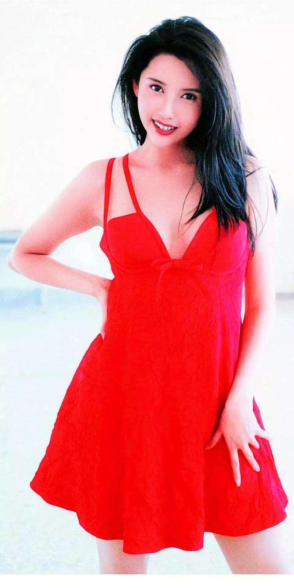 Qiu Shuzhen: Is it the goddess in your heart? - iNEWS