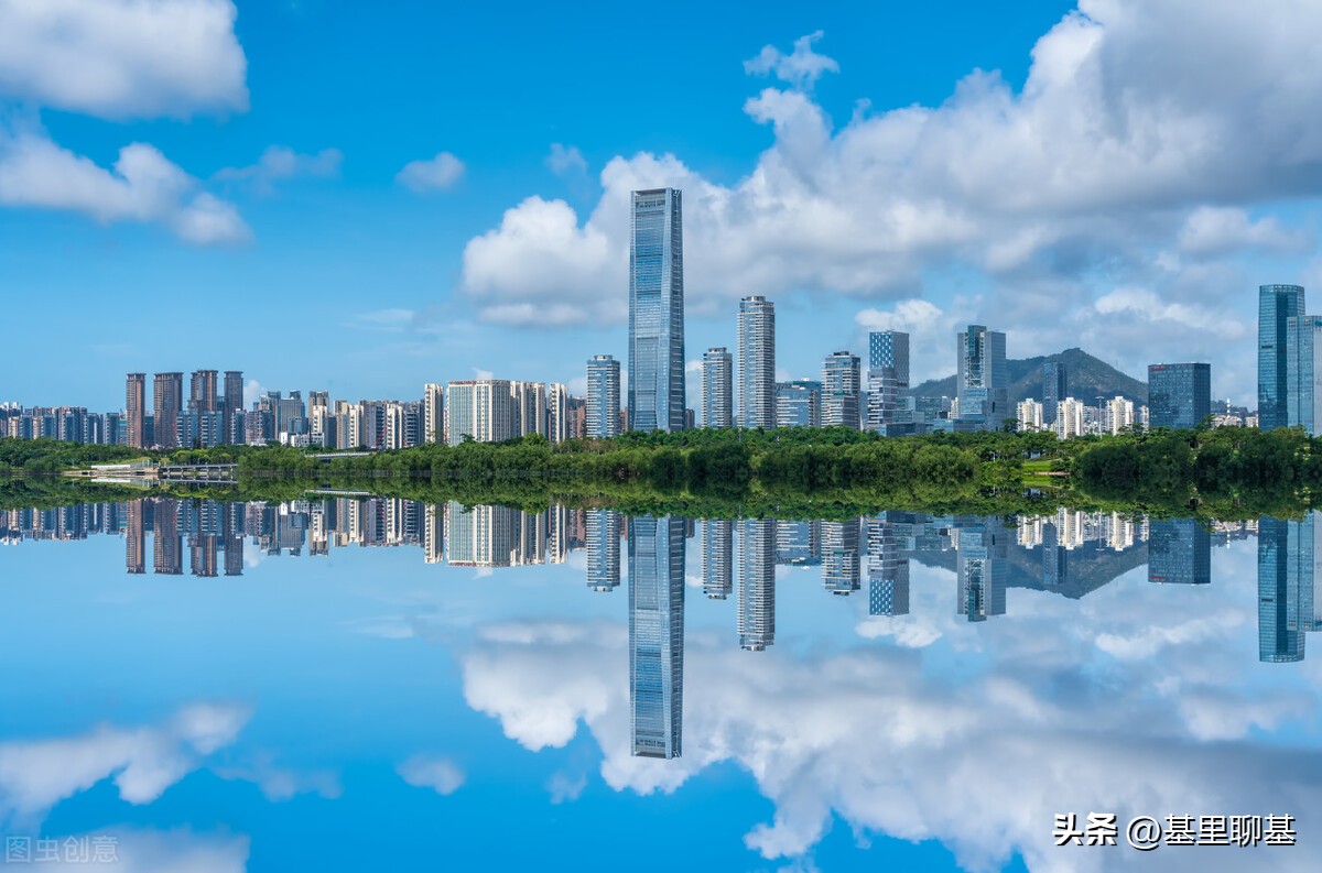 There are advantages and disadvantages to high population density. Do ...