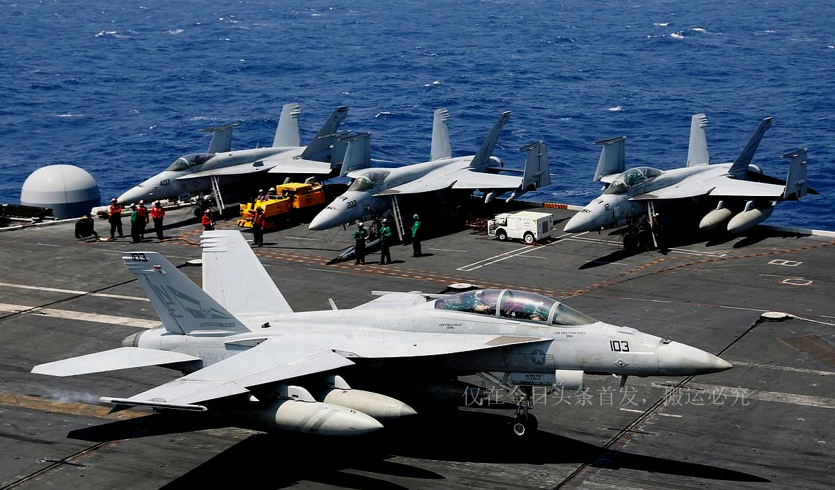 CCTV revealed that the Chinese and American fleets clashed, and the aircraft carrier J-15 had ...
