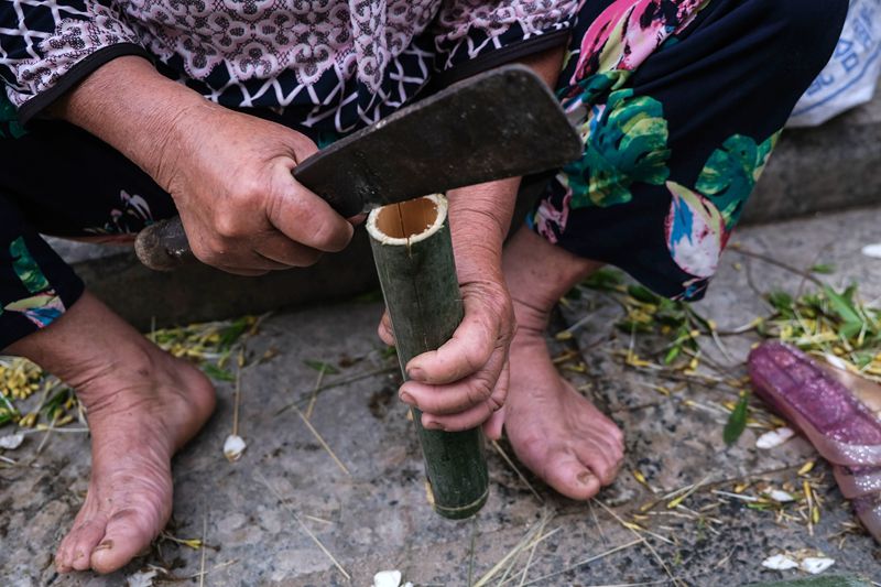 A small bamboo pot brush, accompanied by generations of kitchen - iNEWS