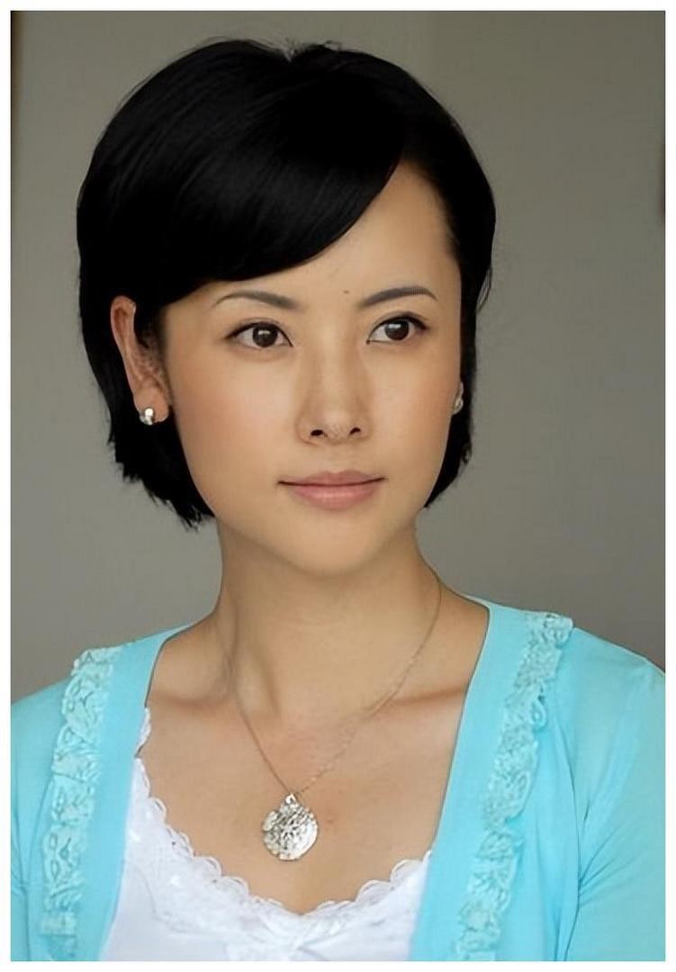 She got married and had a child at the age of 41, and divorced Tian ...