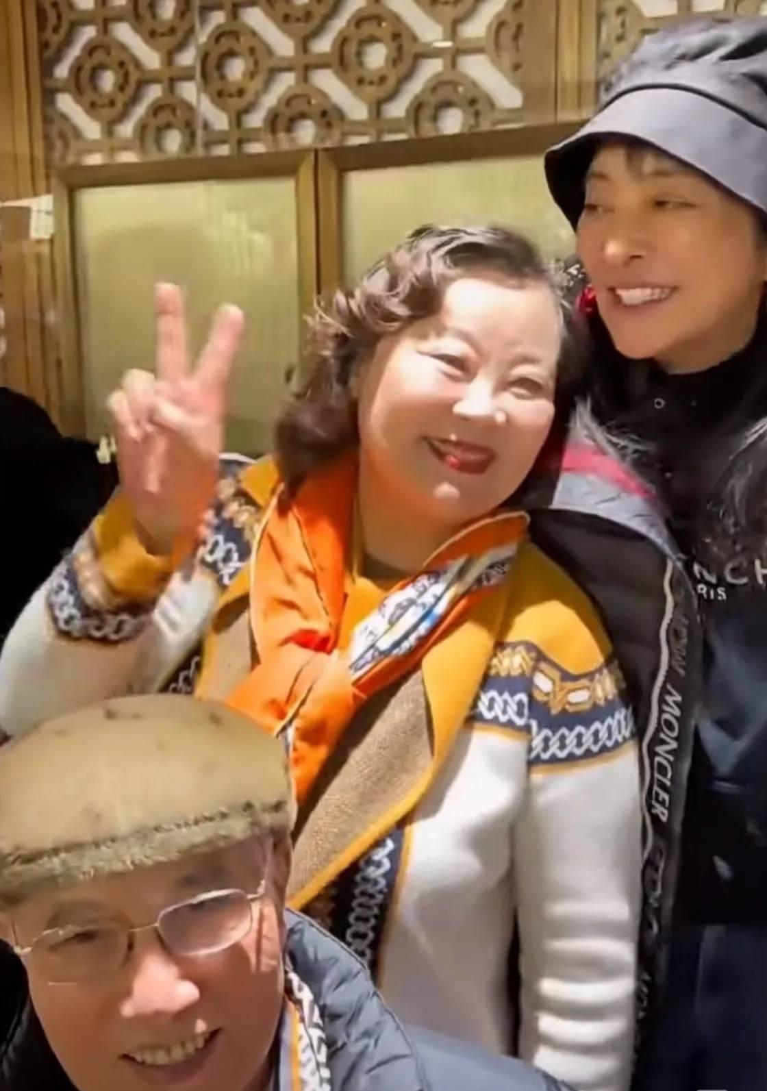 87-year-old Grandma Rong reunited with Fang Qingzhuo and Li Guangfu: a ...