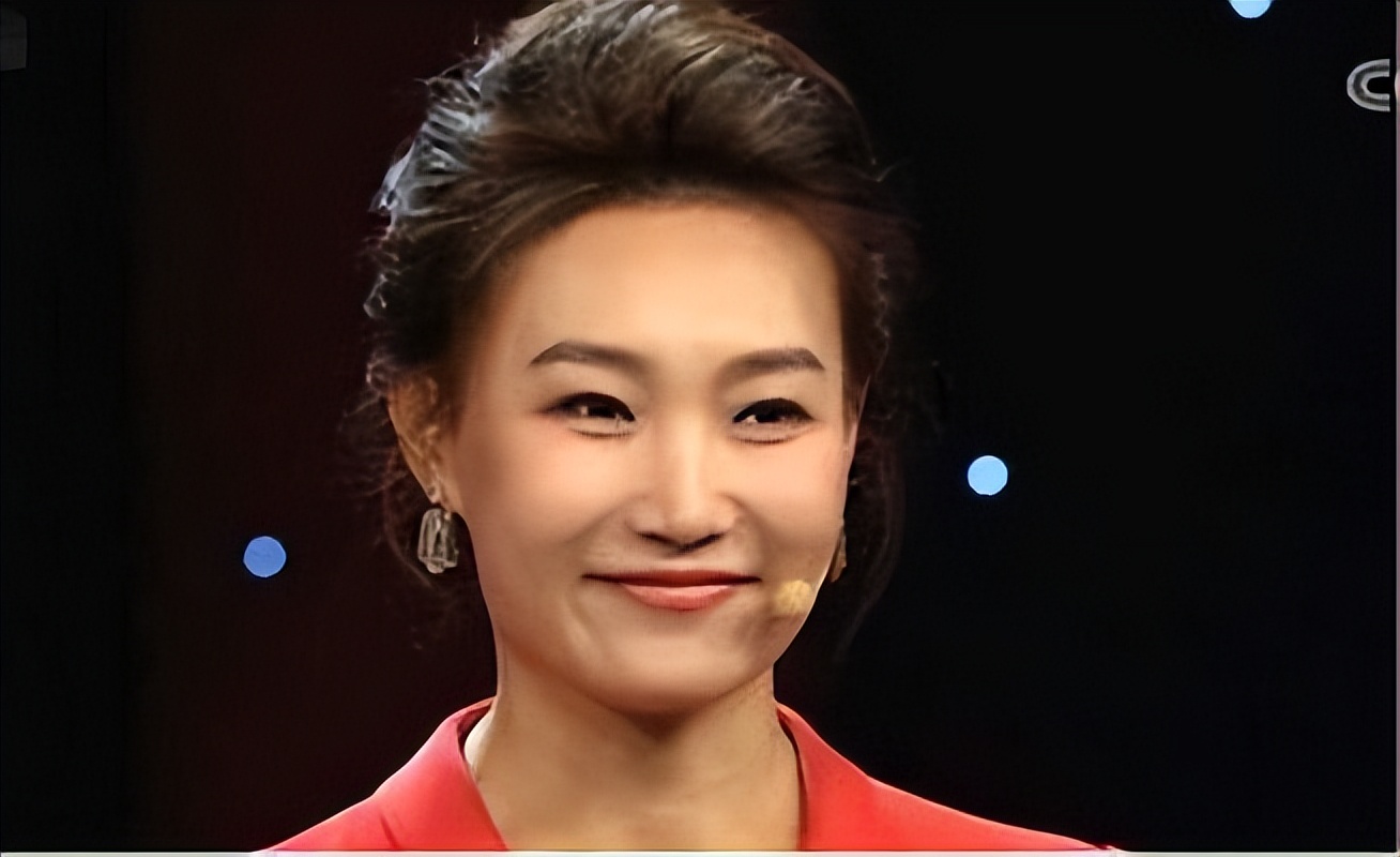 Li Zimeng, the national face of CCTV, wears a wig and insists on ...