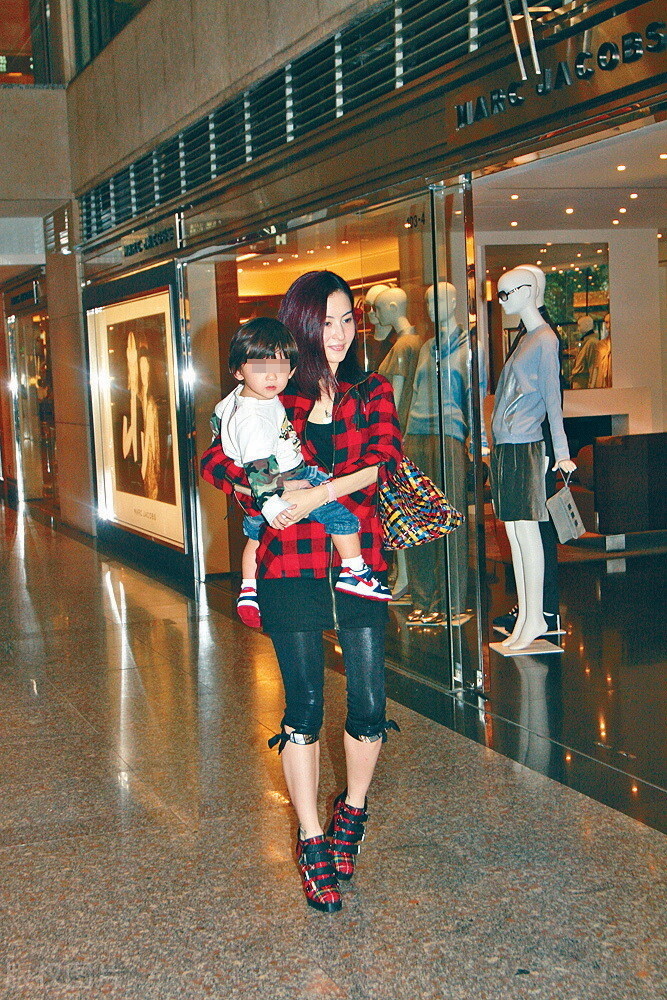 Nicholas Tse's father Xie Xian is critically ill due to stroke, Cecilia ...