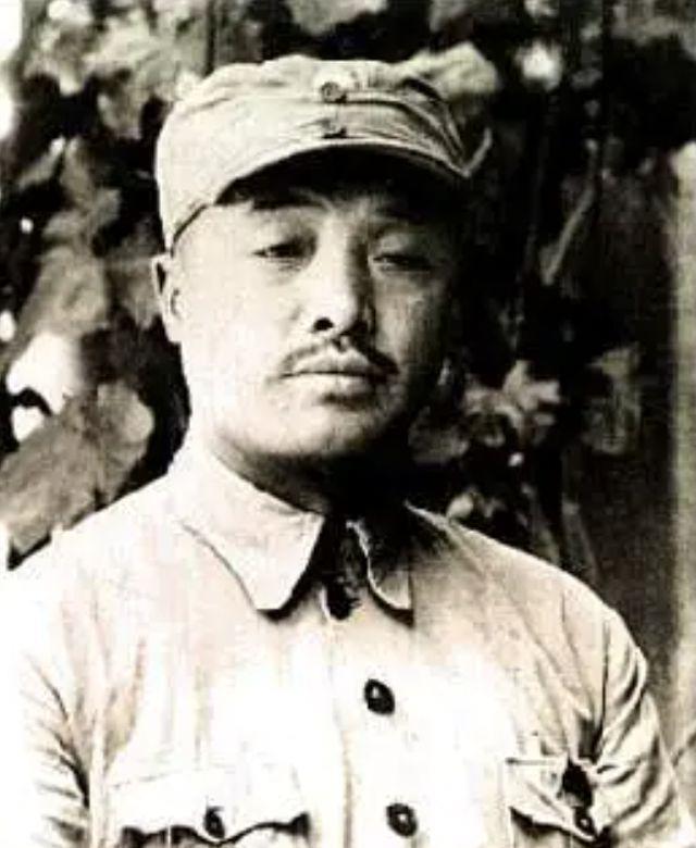 He Long wanted to shoot Li Wenqing, the commander of the cavalry platoon, because of the ...