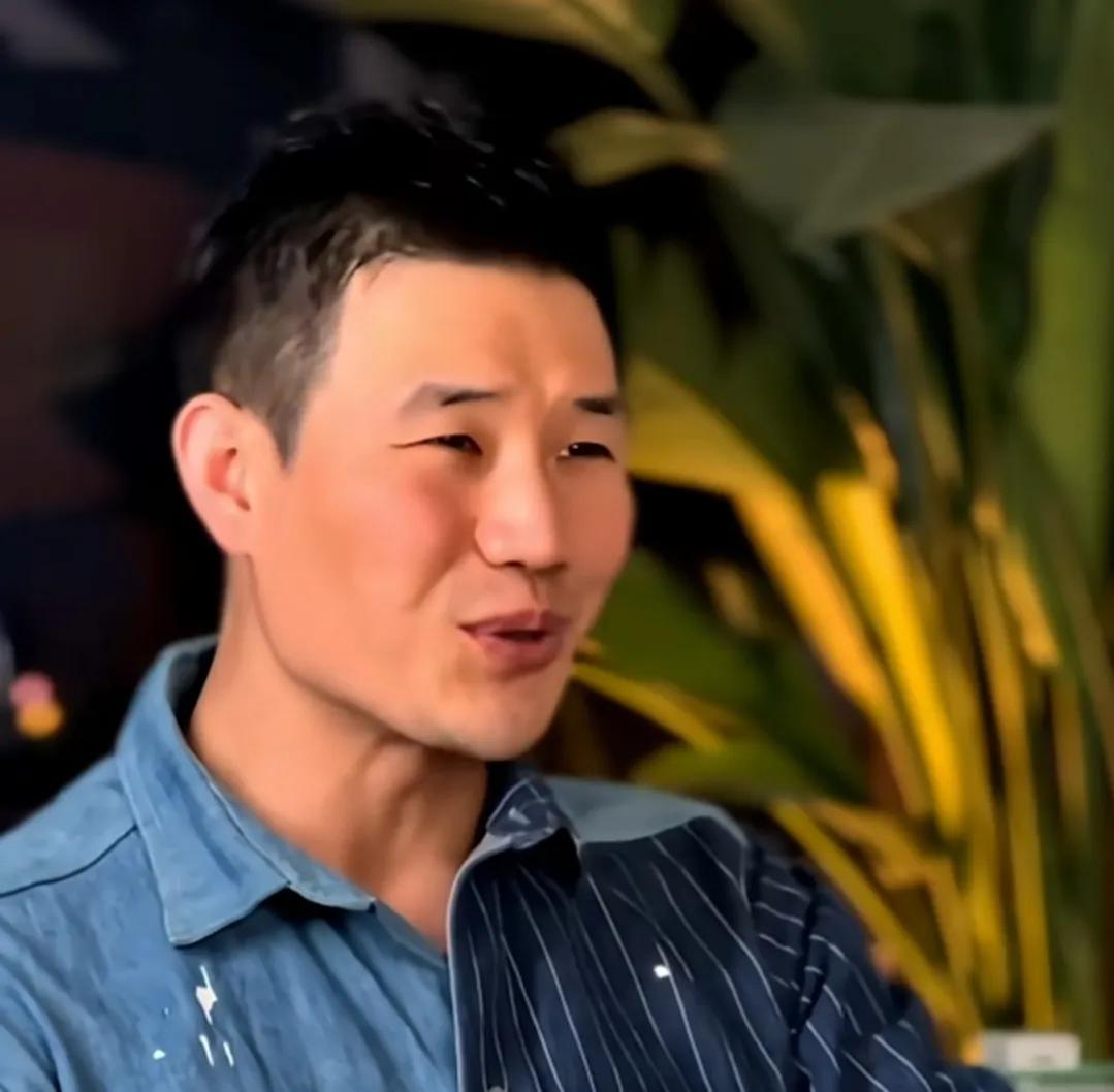 Xie Mengwei had a dispute with the security guard in the Weibo night ...