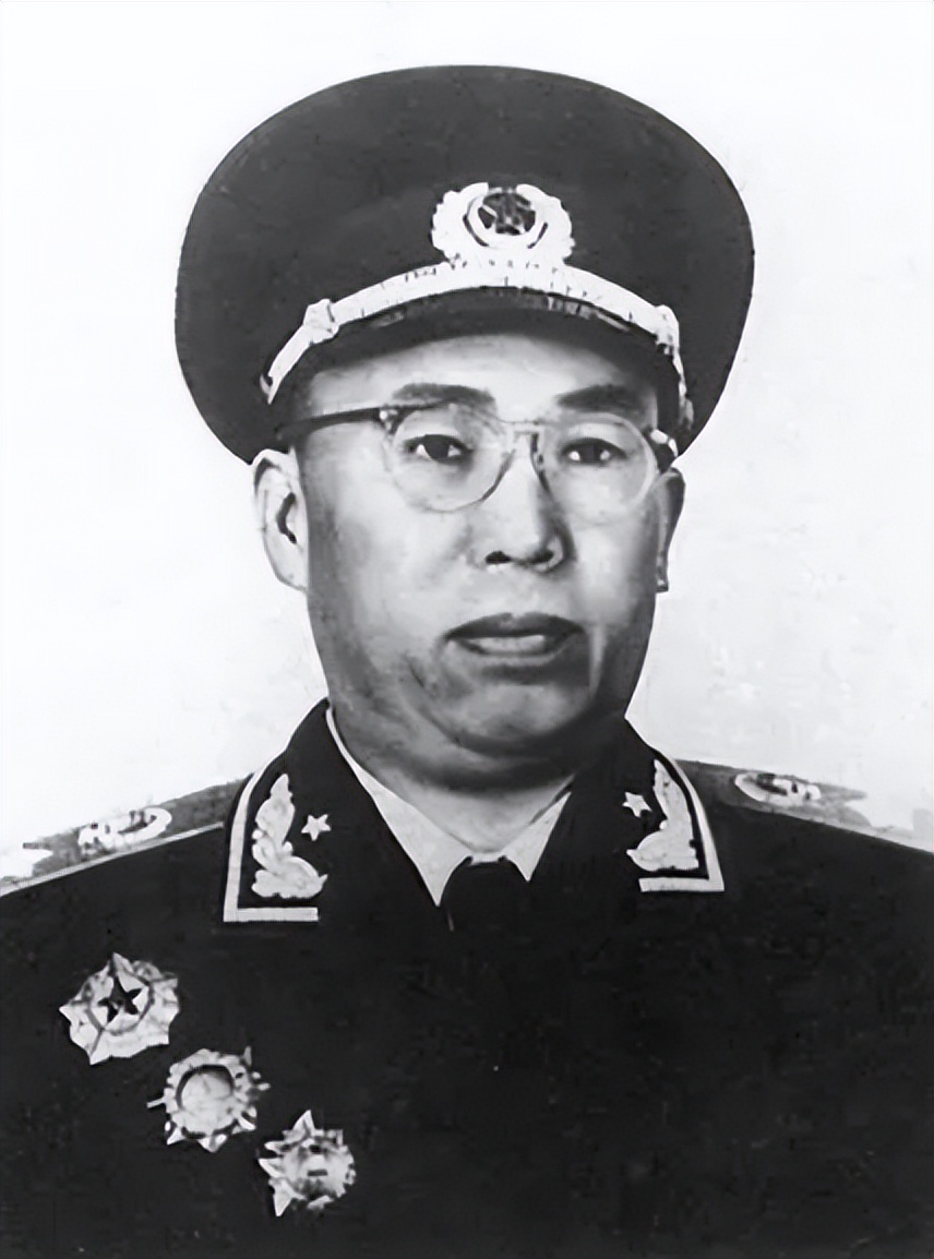 Tan Zheng held a meeting in 1948, and the 12 political commissars in ...