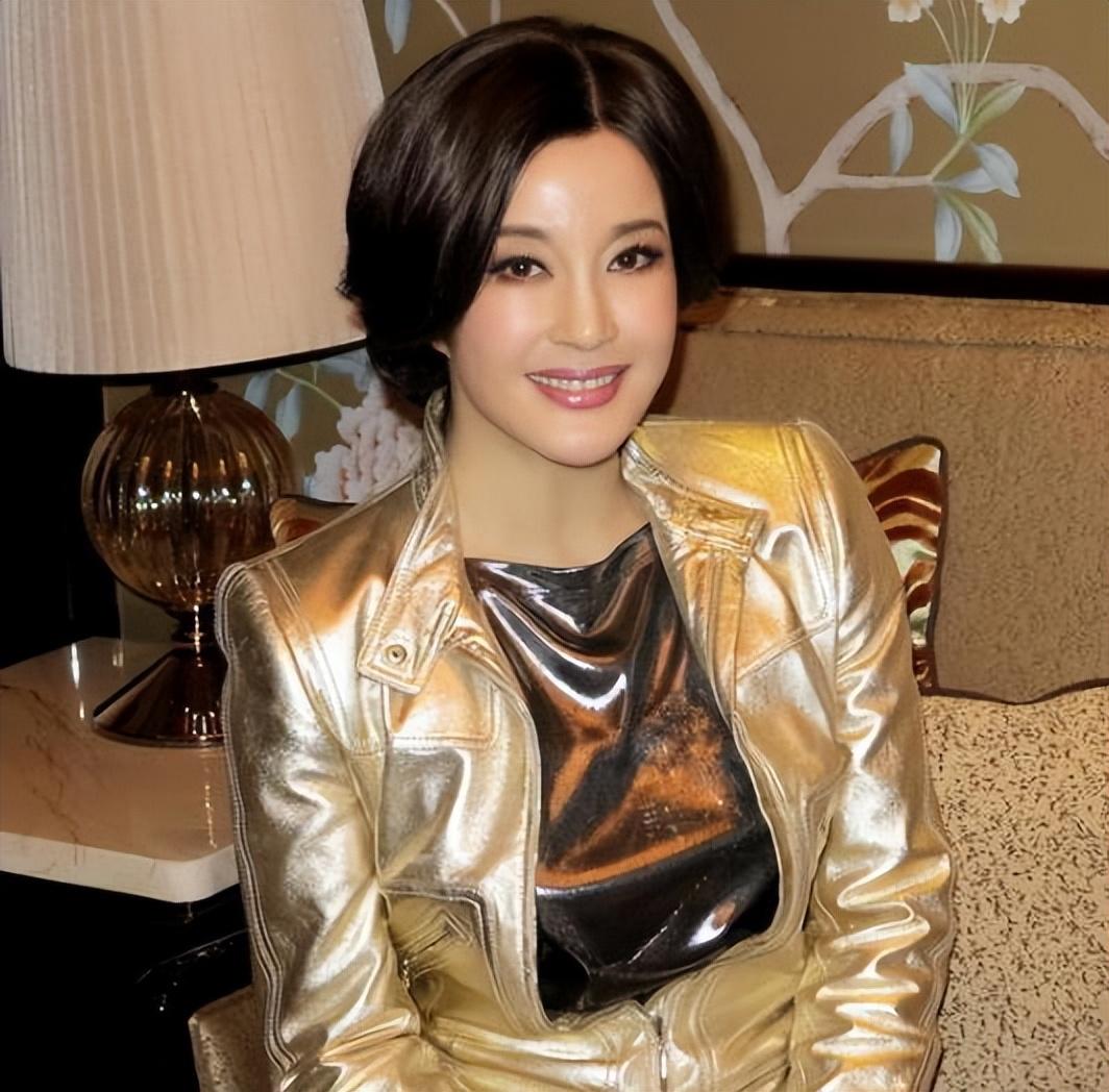 Absolutely gorgeous! Liu Xiaoqing's recent photos at the age of 70 amazed the entire Internet ...