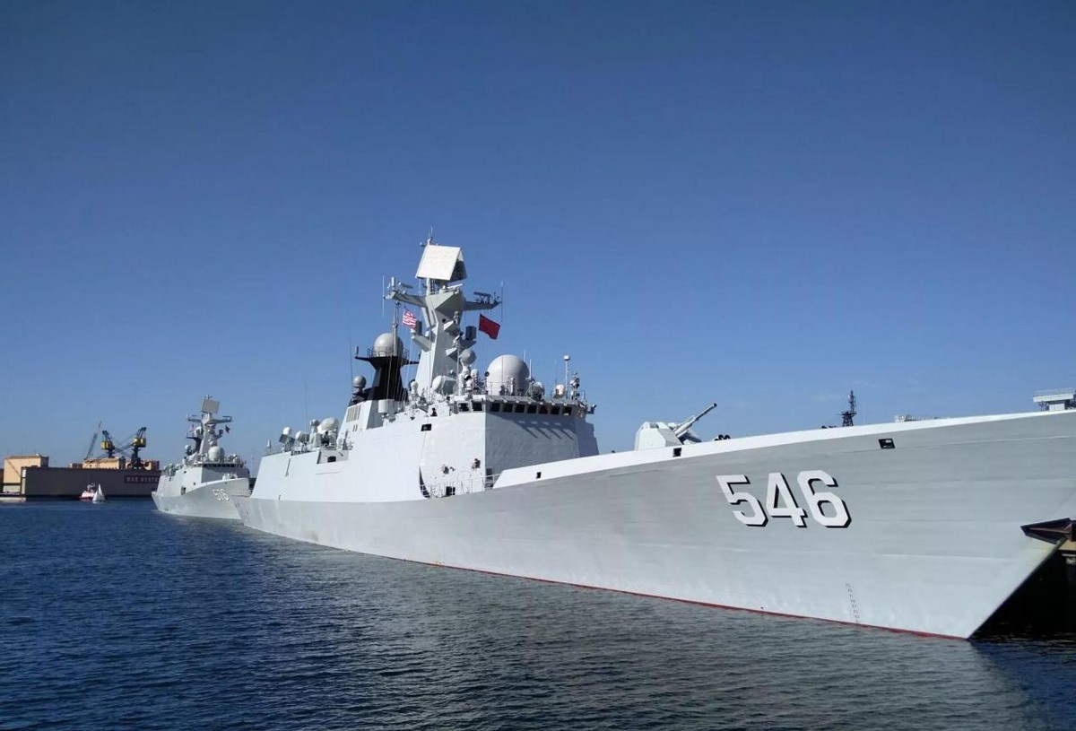 July 10th: The commander-in-chief of the Russian Navy visited China with more than 40 054A ...