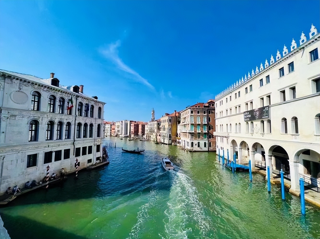 The main reason why Venice is called the city of water is its special ...